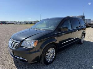Chrysler town-&-country 2015 in Vilnius, with an engine capacity of 3.60 L and mileage of 216 thousand km for 6900 €, photo 10 on AUTOMOTO.COM.LV