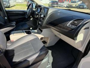 Chrysler town-&-country 2015 in Vilnius, with an engine capacity of 3.60 L and mileage of 216 thousand km for 6900 €, photo 15 on AUTOMOTO.COM.LV