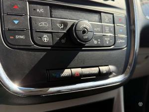 Chrysler town-&-country 2015 in Vilnius, with an engine capacity of 3.60 L and mileage of 216 thousand km for 6900 €, photo 34 on AUTOMOTO.COM.LV