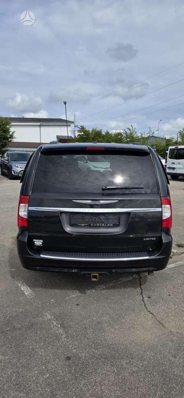 Chrysler town-&-country 2015 Šauļi, ar dzinēja tilpumu 3.60 L un nobraukumu 130 tūkst. km par 6800 €, foto 6 vietnē AUTOMOTO.COM.LV