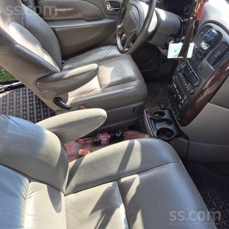 Красный Крайслер Таун Кантри 2001 в Рига, объемом двигателя 3.80 л и пробегом 400 тыс. км за 1200 €, фото 6 на AUTOMOTO.COM.LV