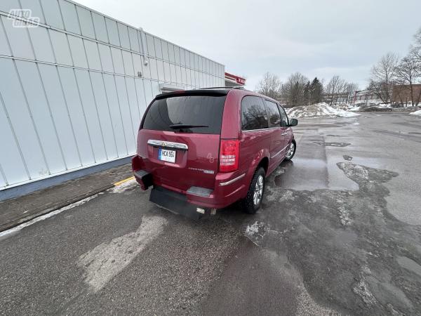 Sarkans Chrysler town-&-country 2008 Kretinga, ar dzinēja tilpumu 4.00 L un nobraukumu 57 tūkst. km par 4000 €, foto 6 vietnē AUTOMOTO.COM.LV