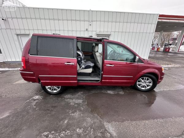 Sarkans Chrysler town-&-country 2008 Kretinga, ar dzinēja tilpumu 4.00 L un nobraukumu 57 tūkst. km par 4000 €, foto 7 vietnē AUTOMOTO.COM.LV
