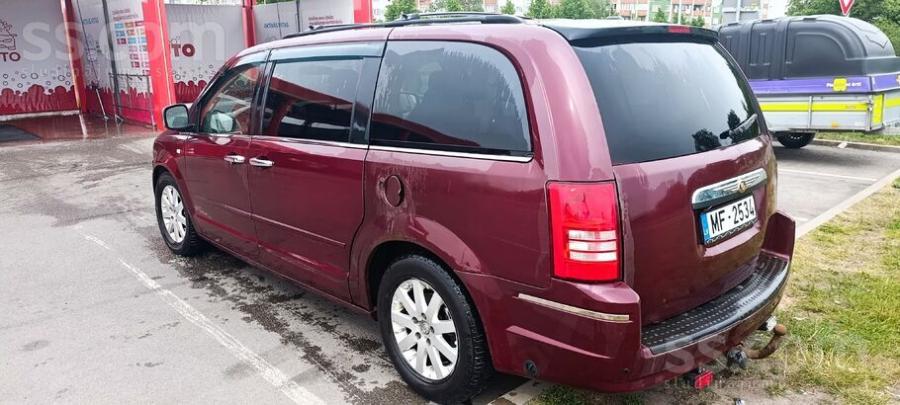 Sarkans Chrysler town-&-country 2008 Rīga, ar dzinēja tilpumu 3.80 L un nobraukumu 233 tūkst. km par 1800 €, foto 7 vietnē AUTOMOTO.COM.LV