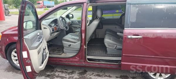 Sarkans Chrysler town-&-country 2008 Rīga, ar dzinēja tilpumu 3.80 L un nobraukumu 233 tūkst. km par 1800 €, foto 8 vietnē AUTOMOTO.COM.LV