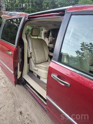 Sarkans Chrysler town-&-country 2008 Rīga, ar dzinēja tilpumu 4.00 L un nobraukumu 266 tūkst. km par 700 €, foto 4 vietnē AUTOMOTO.COM.LV