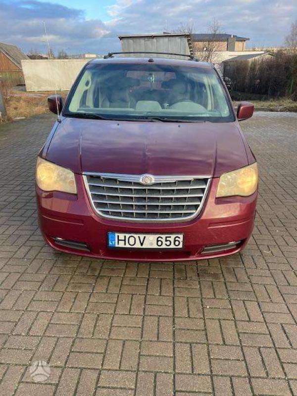 Sarkans Chrysler town-&-country 2009 Plungė, ar dzinēja tilpumu 4.00 L un nobraukumu 361 tūkst. km par 1500 €, foto 2 vietnē AUTOMOTO.COM.LV