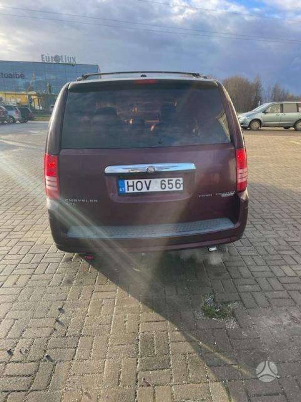Sarkans Chrysler town-&-country 2009 Plungė, ar dzinēja tilpumu 4.00 L un nobraukumu 361 tūkst. km par 1500 €, foto 5 vietnē AUTOMOTO.COM.LV