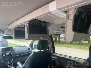 Sarkans Chrysler town-&-country 2011 Rīga, ar dzinēja tilpumu 3.60 L un nobraukumu 330 tūkst. km par 1600 €, foto 5 vietnē AUTOMOTO.COM.LV