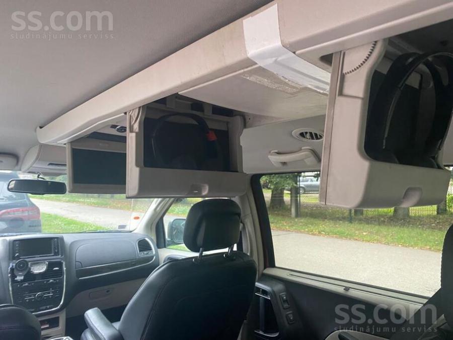 Sarkans Chrysler town-&-country 2011 Rīga, ar dzinēja tilpumu 3.60 L un nobraukumu 330 tūkst. km par 1600 €, foto 5 vietnē AUTOMOTO.COM.LV