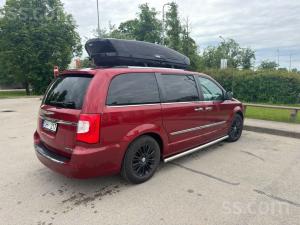 Red Chrysler town-&-country 2011 in Jelgava, with an engine capacity of 3.60 L and mileage of 240 thousand km for 8500 €, photo 7 on AUTOMOTO.COM.LV