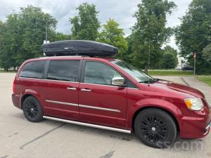 Red Chrysler town-&-country 2011 in Jelgava, with an engine capacity of 3.60 L and mileage of 240 thousand km for 8500 €, photo 11 on AUTOMOTO.COM.LV
