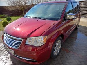 Red Chrysler town-&-country 2012 in Klaipeda, with an engine capacity of 3.60 L and mileage of 315 thousand km for 5850 €, photo 3 on AUTOMOTO.COM.LV