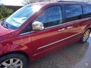 Red Chrysler town-&-country 2012 in Klaipeda, with an engine capacity of 3.60 L and mileage of 315 thousand km for 5850 €, photo 6 on AUTOMOTO.COM.LV