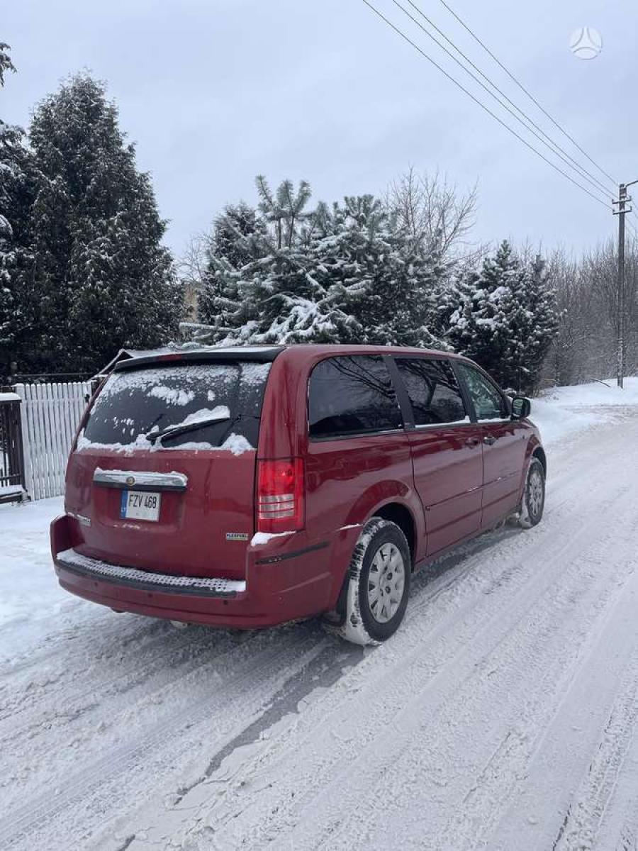 Sarkans Chrysler town-&-country 2012 Kauņa, ar dzinēja tilpumu 3.30 L un nobraukumu 214 tūkst. km par 2650 €, foto 1 vietnē AUTOMOTO.COM.LV