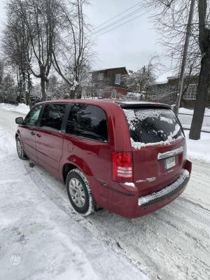 Sarkans Chrysler town-&-country 2012 Kauņa, ar dzinēja tilpumu 3.30 L un nobraukumu 214 tūkst. km par 2650 €, foto 3 vietnē AUTOMOTO.COM.LV