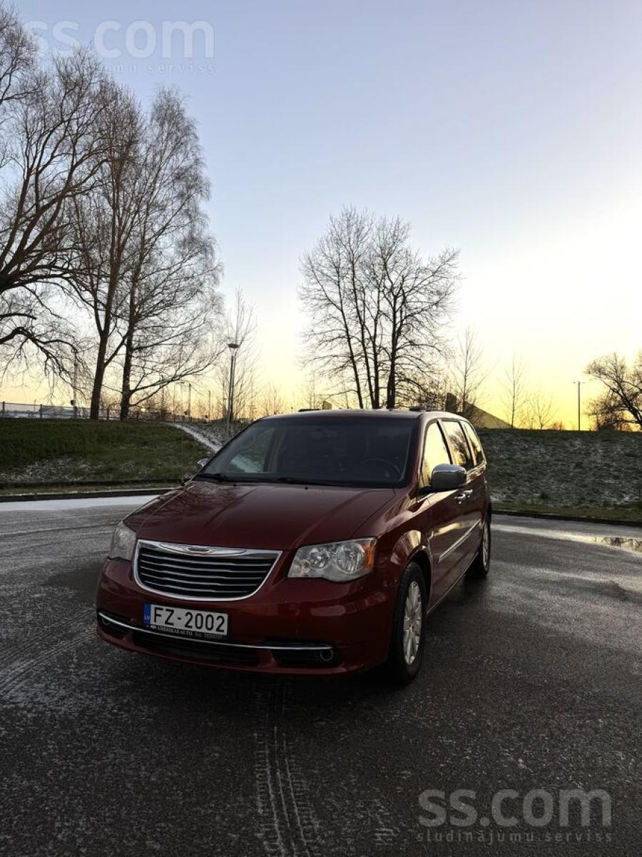 Sarkans Chrysler town-&-country 2012 Rīga, ar dzinēja tilpumu 3.60 L un nobraukumu 212 tūkst. km par 7450 €, foto 1 vietnē AUTOMOTO.COM.LV