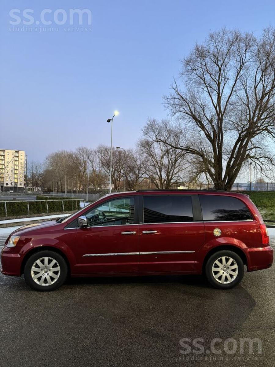 Sarkans Chrysler town-&-country 2012 Rīga, ar dzinēja tilpumu 3.60 L un nobraukumu 212 tūkst. km par 7450 €, foto 8 vietnē AUTOMOTO.COM.LV