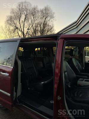 Sarkans Chrysler town-&-country 2012 Rīga, ar dzinēja tilpumu 3.60 L un nobraukumu 212 tūkst. km par 7450 €, foto 10 vietnē AUTOMOTO.COM.LV