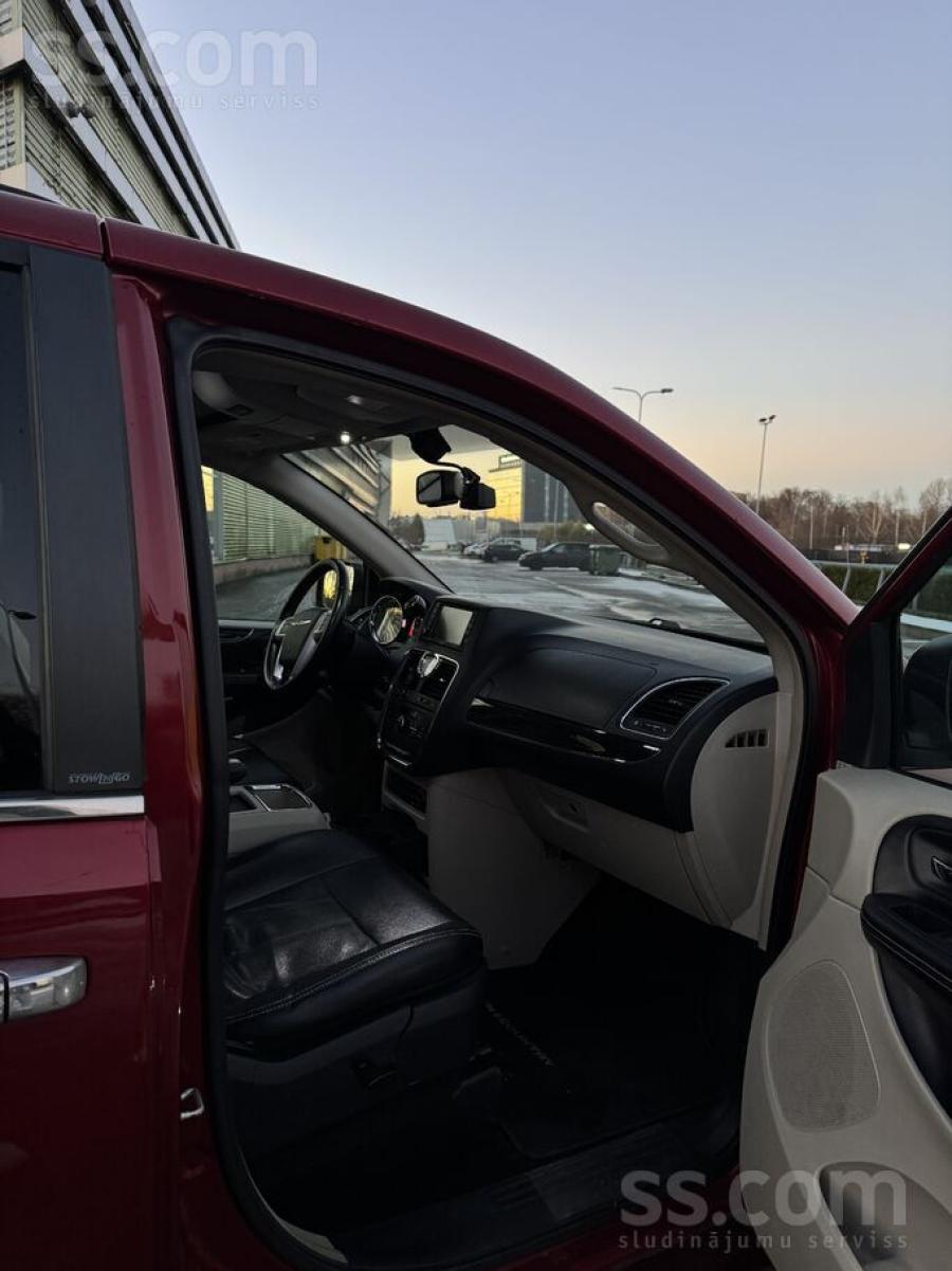 Sarkans Chrysler town-&-country 2012 Rīga, ar dzinēja tilpumu 3.60 L un nobraukumu 212 tūkst. km par 7450 €, foto 11 vietnē AUTOMOTO.COM.LV