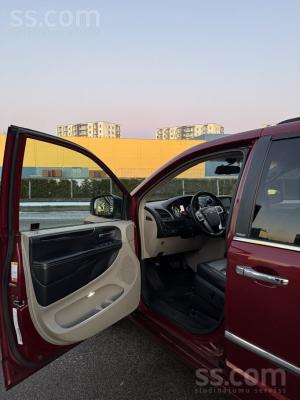 Sarkans Chrysler town-&-country 2012 Rīga, ar dzinēja tilpumu 3.60 L un nobraukumu 212 tūkst. km par 7450 €, foto 15 vietnē AUTOMOTO.COM.LV