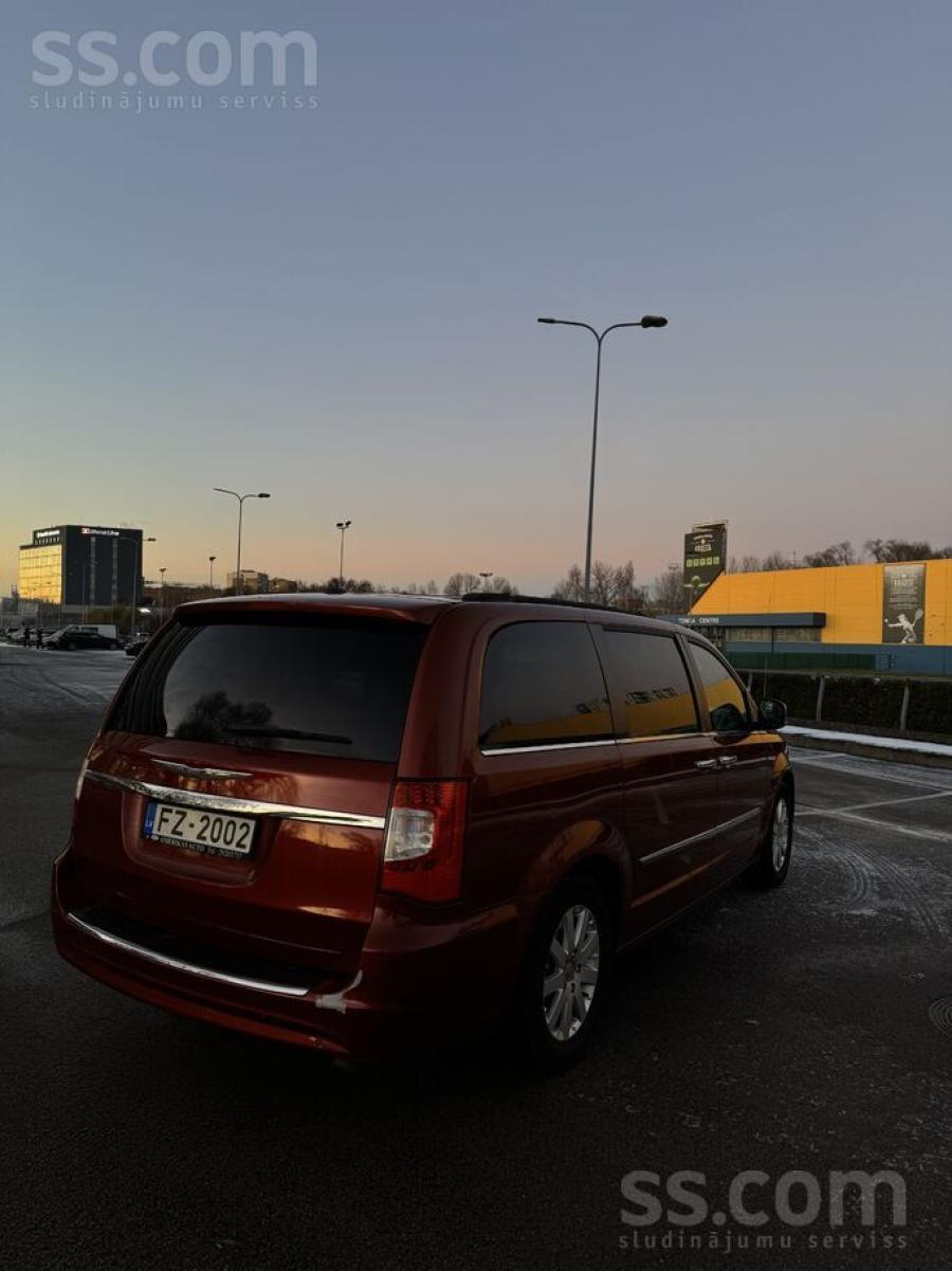 Sarkans Chrysler town-&-country 2012 Rīga, ar dzinēja tilpumu 3.60 L un nobraukumu 212 tūkst. km par 7450 €, foto 17 vietnē AUTOMOTO.COM.LV