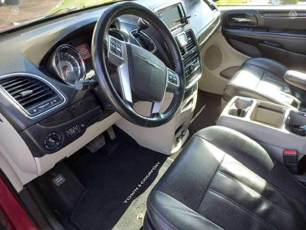 Chrysler town-&-country 2012 Klaipėda vietnē Sarkans Chrysler town-&-country 2012 Klaipėda, ar dzinēja tilpumu 3.60 L un nobraukumu 341 tūkst. km par 4500 €, foto 7 vietnē AUTOMOTO.COM.LV