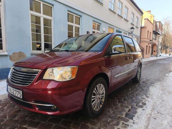 Sarkans Chrysler town-&-country 2013 Klaipėda, ar dzinēja tilpumu 3.60 L un nobraukumu 180 tūkst. km par 4200 €, foto 1 vietnē AUTOMOTO.COM.LV