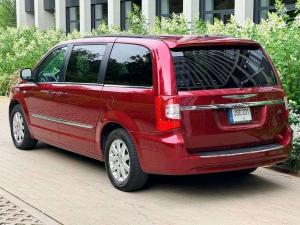 Sarkans Chrysler town-&-country 2013 Viļņa, ar dzinēja tilpumu 3.60 L un nobraukumu 235 tūkst. km par 6800 €, foto 4 vietnē AUTOMOTO.COM.LV