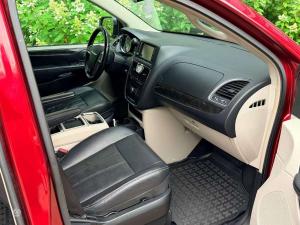 Sarkans Chrysler town-&-country 2013 Viļņa, ar dzinēja tilpumu 3.60 L un nobraukumu 235 tūkst. km par 6800 €, foto 19 vietnē AUTOMOTO.COM.LV