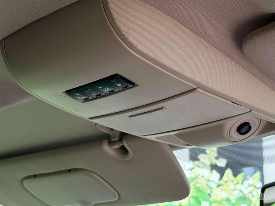 Sarkans Chrysler town-&-country 2013 Viļņa, ar dzinēja tilpumu 3.60 L un nobraukumu 235 tūkst. km par 6800 €, foto 20 vietnē AUTOMOTO.COM.LV