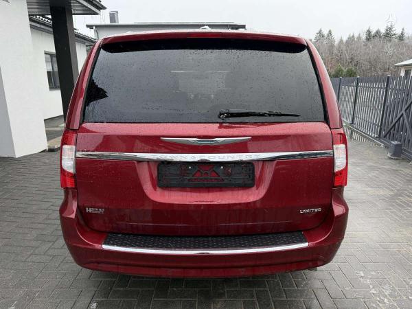 Sarkans Chrysler town-&-country 2014 Šauļi, ar dzinēja tilpumu 3.60 L un nobraukumu 244 tūkst. km par 6950 €, foto 6 vietnē AUTOMOTO.COM.LV