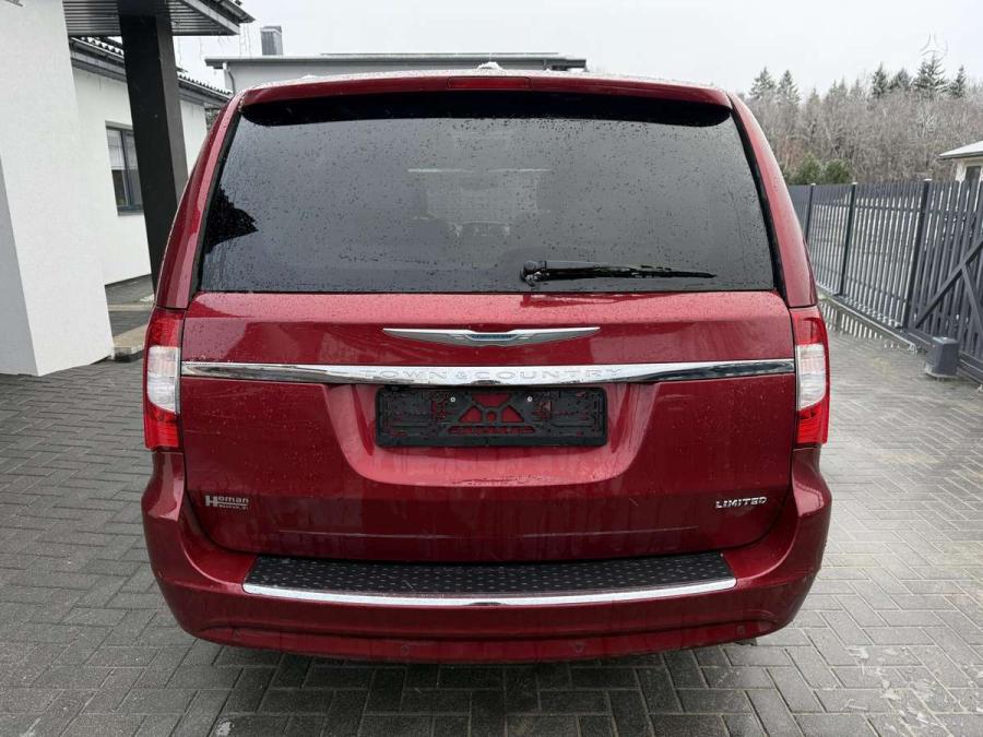Sarkans Chrysler town-&-country 2014 Šauļi, ar dzinēja tilpumu 3.60 L un nobraukumu 244 tūkst. km par 6950 €, foto 6 vietnē AUTOMOTO.COM.LV