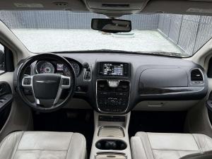 Sarkans Chrysler town-&-country 2014 Šauļi, ar dzinēja tilpumu 3.60 L un nobraukumu 244 tūkst. km par 6950 €, foto 12 vietnē AUTOMOTO.COM.LV