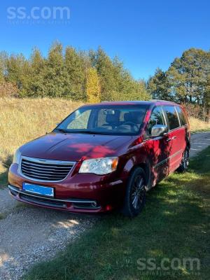 Sarkans Chrysler town-&-country 2014 Liepāja, ar dzinēja tilpumu 3.60 L un nobraukumu 273 tūkst. km par 3500 €, foto 3 vietnē AUTOMOTO.COM.LV