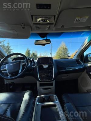 Sarkans Chrysler town-&-country 2014 Liepāja, ar dzinēja tilpumu 3.60 L un nobraukumu 273 tūkst. km par 3500 €, foto 6 vietnē AUTOMOTO.COM.LV