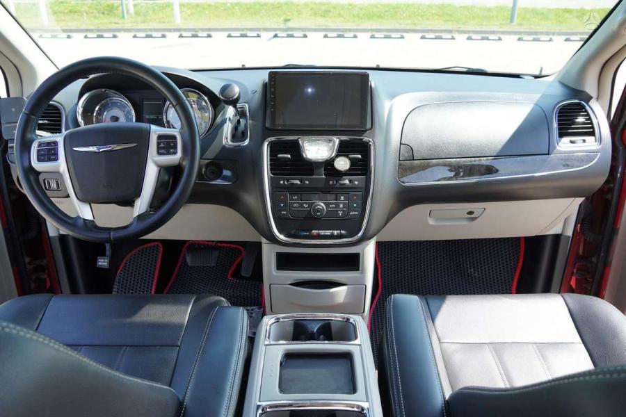 Sarkans Chrysler town-&-country 2015 Viļņa, ar dzinēja tilpumu 3.61 L un nobraukumu 195 tūkst. km par 9500 €, foto 3 vietnē AUTOMOTO.COM.LV