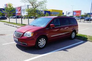 Sarkans Chrysler town-&-country 2015 Viļņa, ar dzinēja tilpumu 3.61 L un nobraukumu 195 tūkst. km par 9500 €, foto 6 vietnē AUTOMOTO.COM.LV