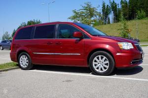 Sarkans Chrysler town-&-country 2015 Viļņa, ar dzinēja tilpumu 3.61 L un nobraukumu 195 tūkst. km par 9500 €, foto 8 vietnē AUTOMOTO.COM.LV