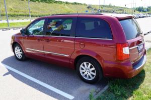 Sarkans Chrysler town-&-country 2015 Viļņa, ar dzinēja tilpumu 3.61 L un nobraukumu 195 tūkst. km par 9500 €, foto 13 vietnē AUTOMOTO.COM.LV