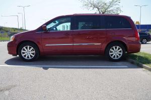 Sarkans Chrysler town-&-country 2015 Viļņa, ar dzinēja tilpumu 3.61 L un nobraukumu 195 tūkst. km par 9500 €, foto 14 vietnē AUTOMOTO.COM.LV