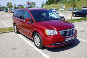 Sarkans Chrysler town-&-country 2015 Viļņa, ar dzinēja tilpumu 3.61 L un nobraukumu 195 tūkst. km par 9500 €, foto 20 vietnē AUTOMOTO.COM.LV