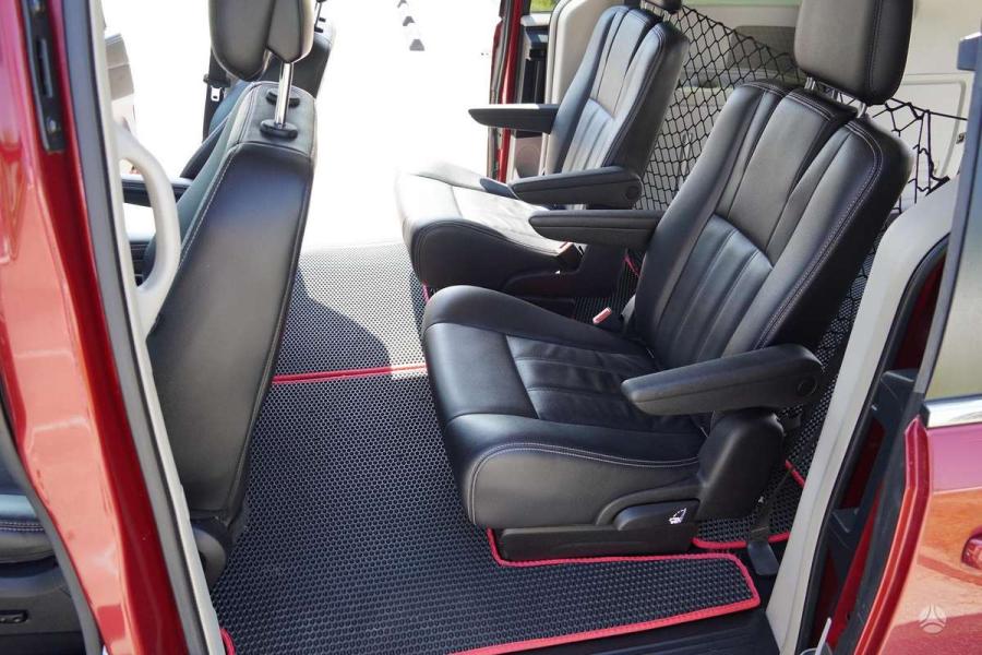 Sarkans Chrysler town-&-country 2015 Viļņa, ar dzinēja tilpumu 3.61 L un nobraukumu 195 tūkst. km par 9500 €, foto 38 vietnē AUTOMOTO.COM.LV