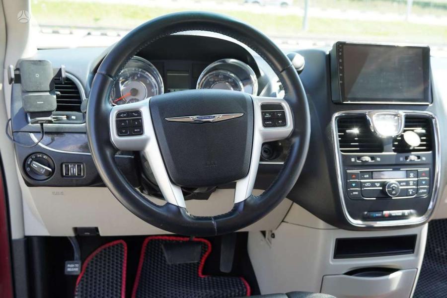 Sarkans Chrysler town-&-country 2015 Viļņa, ar dzinēja tilpumu 3.61 L un nobraukumu 195 tūkst. km par 9500 €, foto 39 vietnē AUTOMOTO.COM.LV
