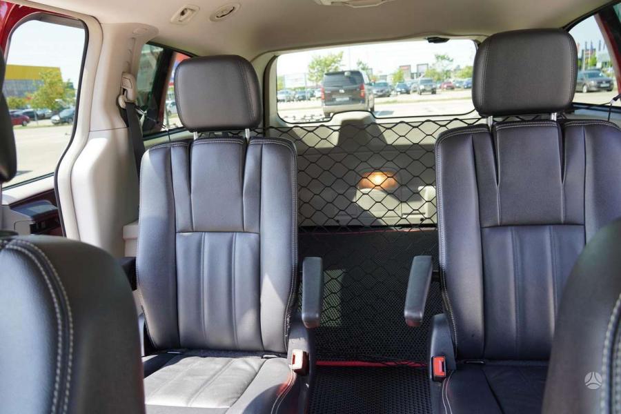 Sarkans Chrysler town-&-country 2015 Viļņa, ar dzinēja tilpumu 3.61 L un nobraukumu 195 tūkst. km par 9500 €, foto 45 vietnē AUTOMOTO.COM.LV
