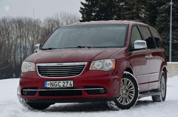 Sarkans Chrysler town-&-country 2016 Viļņa, ar dzinēja tilpumu 3.60 L un nobraukumu 178 tūkst. km par 12290 €, foto 5 vietnē AUTOMOTO.COM.LV