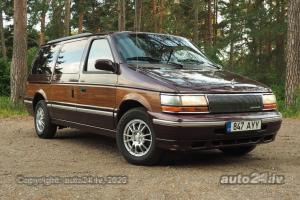 Sarkans Chrysler town-&-country 1995 Tallina, ar dzinēja tilpumu 3.80 L un nobraukumu 270 tūkst. km par 4400 €, foto 4 vietnē AUTOMOTO.COM.LV