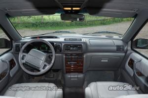 Sarkans Chrysler town-&-country 1995 Tallina, ar dzinēja tilpumu 3.80 L un nobraukumu 270 tūkst. km par 4400 €, foto 15 vietnē AUTOMOTO.COM.LV