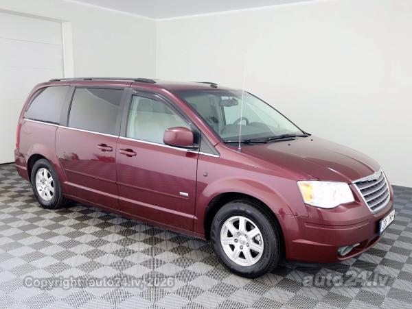 Sarkans Chrysler town-&-country 2008 Tallina, ar dzinēja tilpumu 3.80 L un nobraukumu 234 tūkst. km par 2999 €, foto 1 vietnē AUTOMOTO.COM.LV