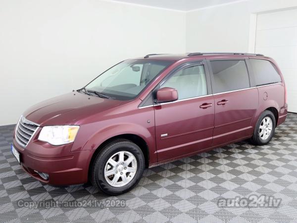 Sarkans Chrysler town-&-country 2008 Tallina, ar dzinēja tilpumu 3.80 L un nobraukumu 234 tūkst. km par 2999 €, foto 2 vietnē AUTOMOTO.COM.LV